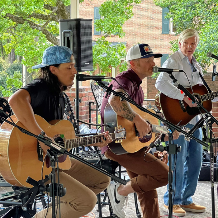 Micas – Restaurant & Pub